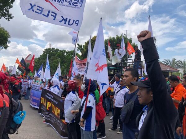 Buruh Batam Demo Tolak Tapera - Terasbatam Buruh Batam Demo Tolak Tapera - Terasbatam