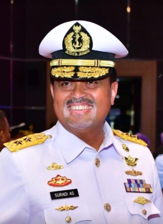 Laksda TNI Dr. Suradi Agung Slamet: Anak Sopir Truk yang Kini Jadi ...