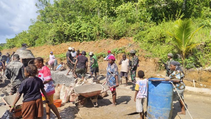 Satgas Pamtas Yonif 10/SBY Perkuat Kemanunggalan TNI di Papua Barat ...